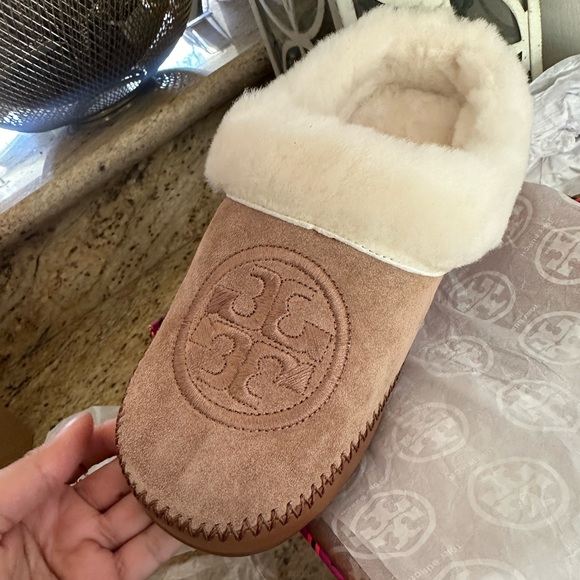 Tory Burch | Shoes | Tory Burch Womens Coley 2 Slippers In Natural Suede Shearling Leather Tan ...